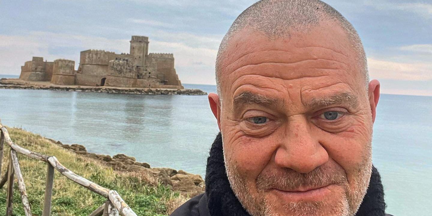 LE CASTELLA, DICHIARAZIONE D'AMORE SUI SOCIAL DI GIULIO GOLIA - Esperia Tv