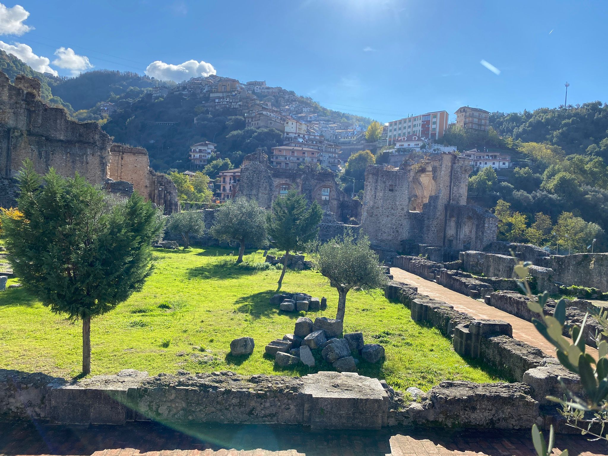 IN-RUINS, TUTTO PRONTO A SORIANO CALABRO E CASIGNANA - Esperia Tv